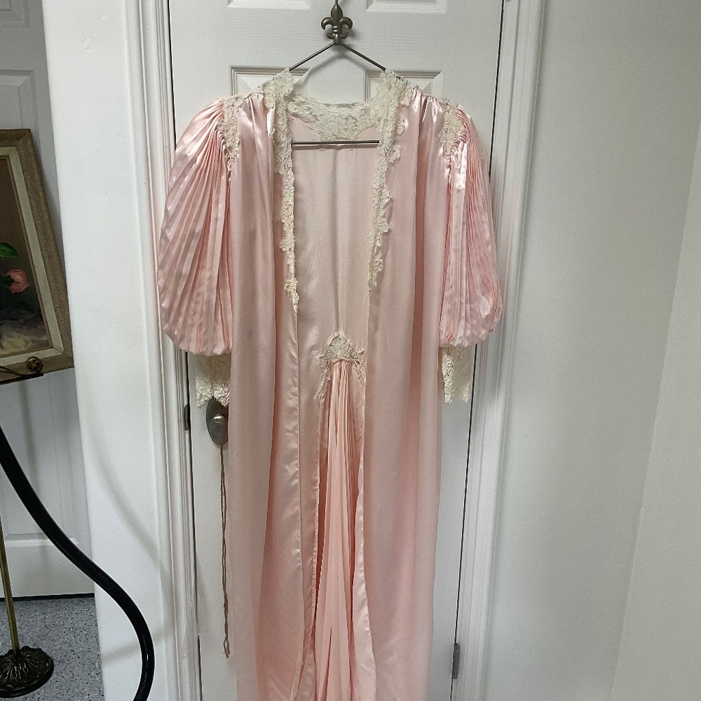 Beautiful Pinky/Peach Satin Robe - Gem